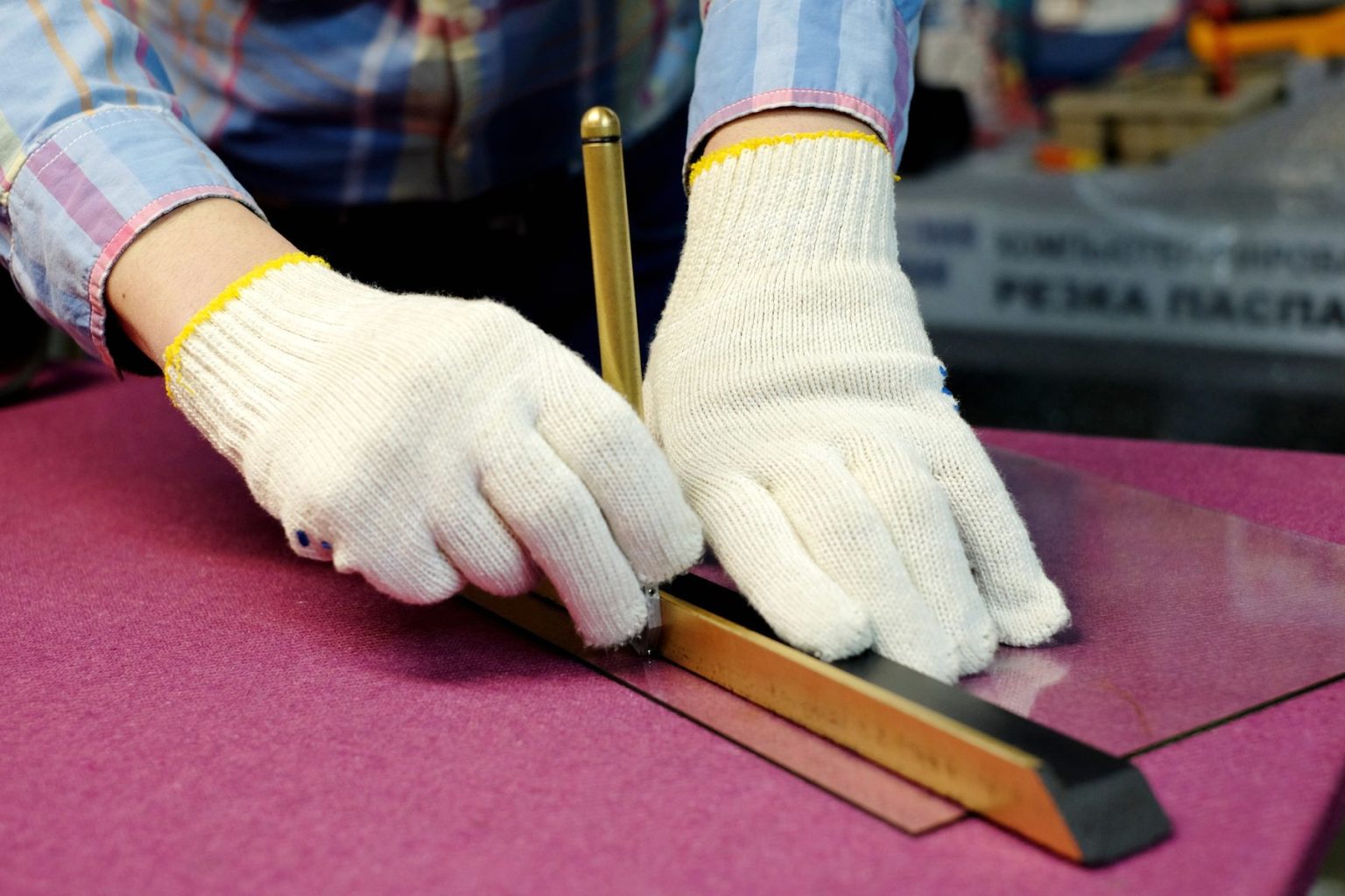 Maîtrisez l'art de la découpe du verre securit en toute sécurité